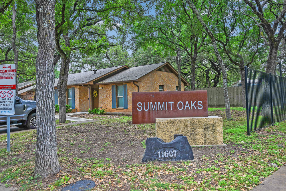 Summit Oaks | Apartments in Austin, TX.