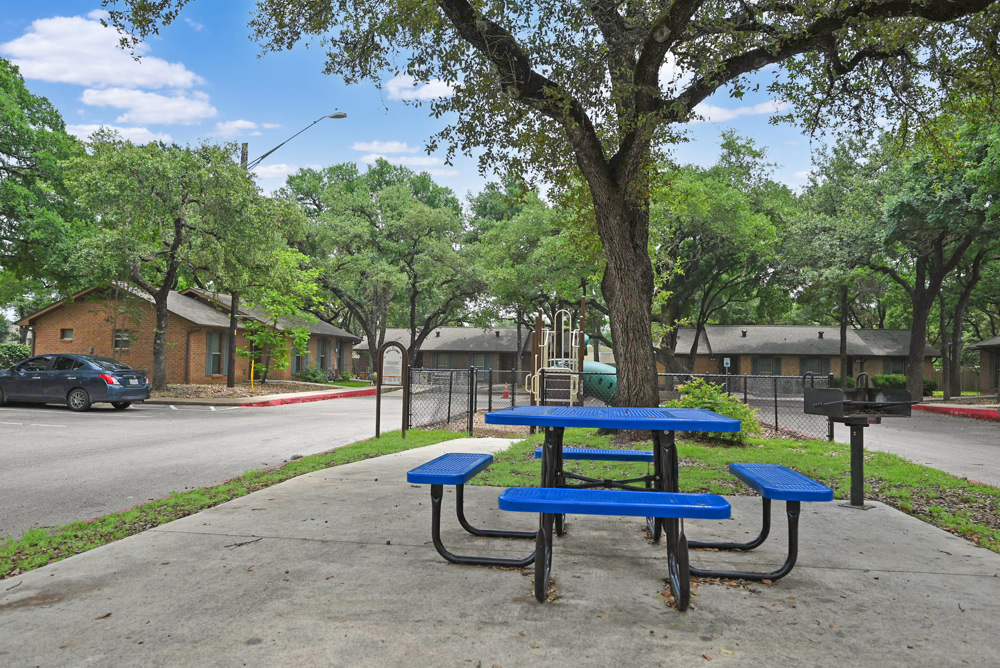 Summit Oaks | Apartments in Austin, TX.